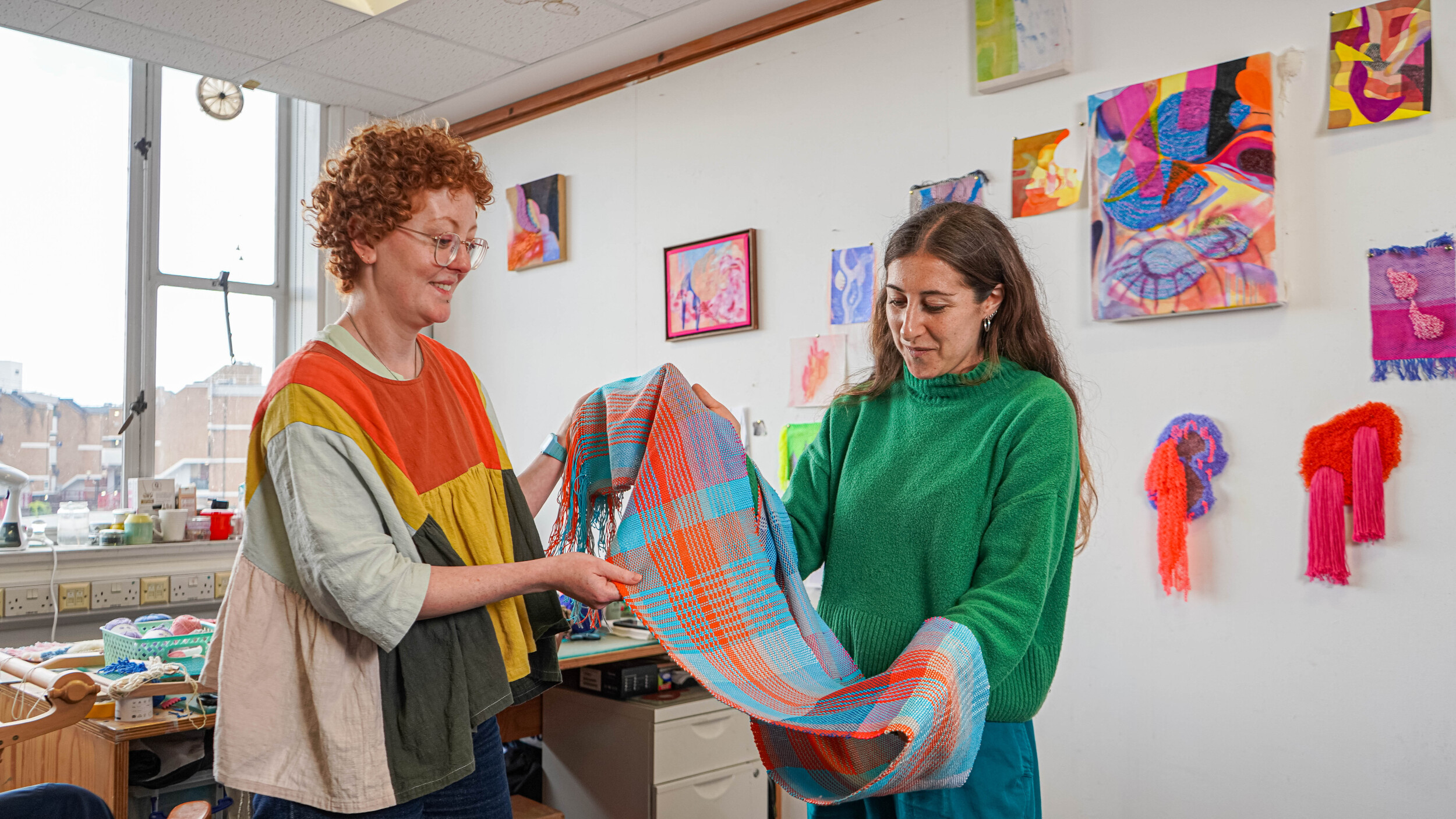 Wecandoo - Immerse yourself in weaving over 2 days and make a scarf with Fiona